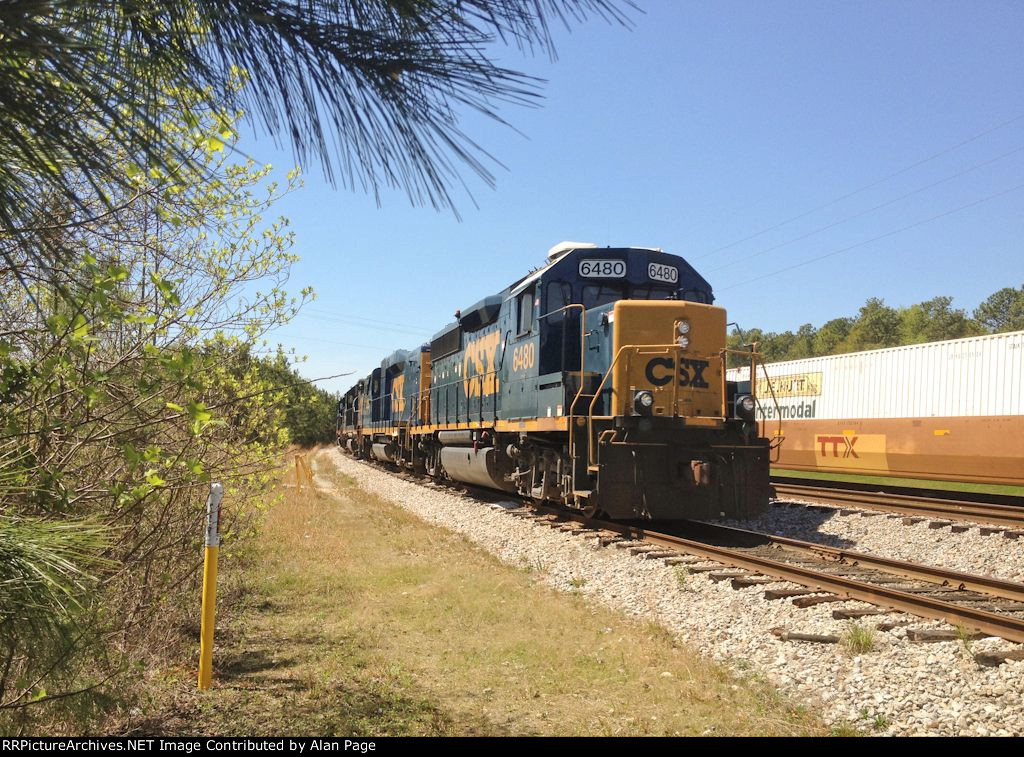 CSX GP40-2 6480